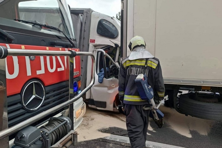 Baleset az M1-es autópályán Bicske térségében | A Rendőrség hivatalos honlapja